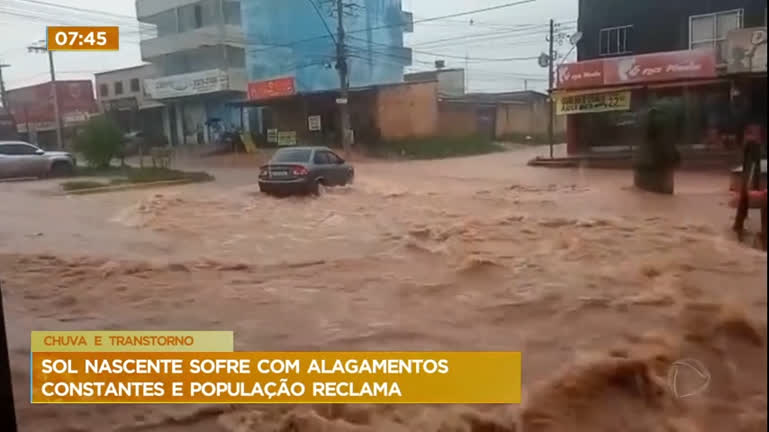 População de Sol Nascente (DF) reclama de alagamentos constantes com ...