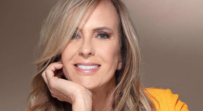 Helô Pinheiro assume a verdadeira idade e comemora 80 anos - Prisma ...