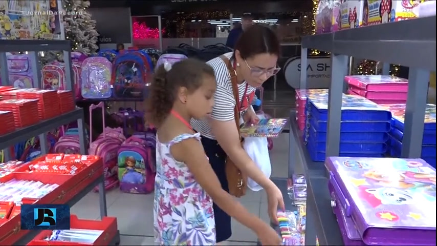 Pais de alunos brasileiros viajam ao Paraguai para economizar na compra ...