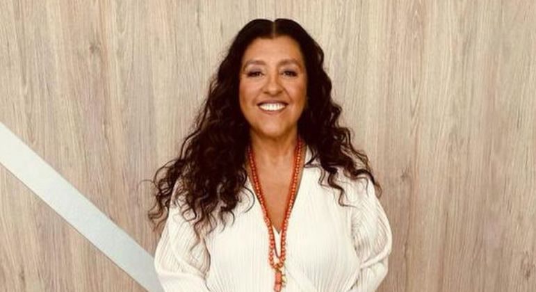 Regina Casé ficou sem dois dias sem enxergar após usar cola para cílios ...