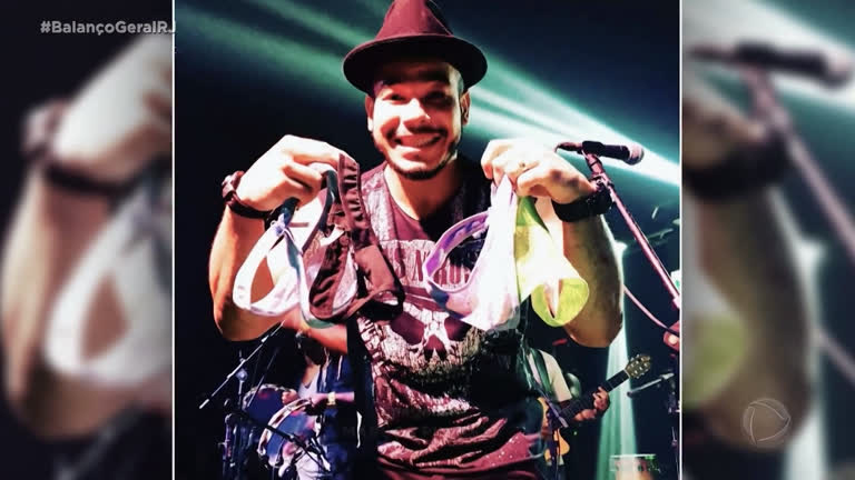 Cantor Chininha ganha calcinhas de fãs e é chamado de "novo Wando ...