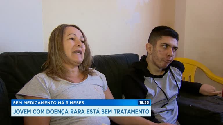 Família pede ajuda para comprar remédio para filho com doença rara ...
