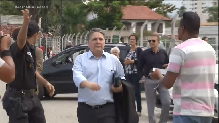 Justiça Do Rj Expede Mandado De Prisão Contra Anthony Garotinho E