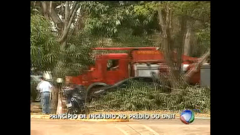 Prédio do DNIT tem princípio de incêndio - Brasília - R7 Balanço Geral DF