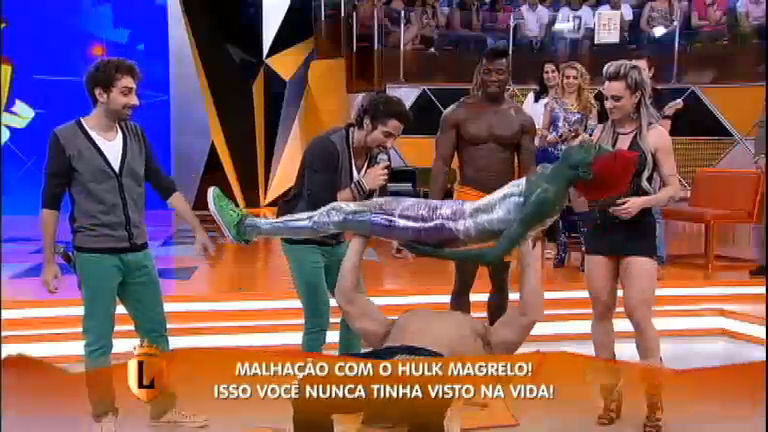 Hulk Magrelo se transforma em peso de academia para Felipe Franco ...